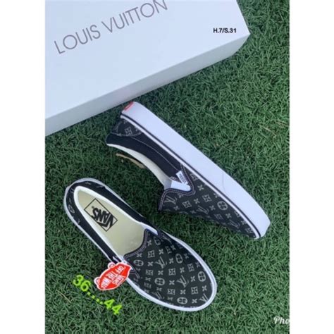 รองเท้า Louis Vuitton X Vans Classic Slip On 9 พร้อมกล่อง เก็บปลายทาง