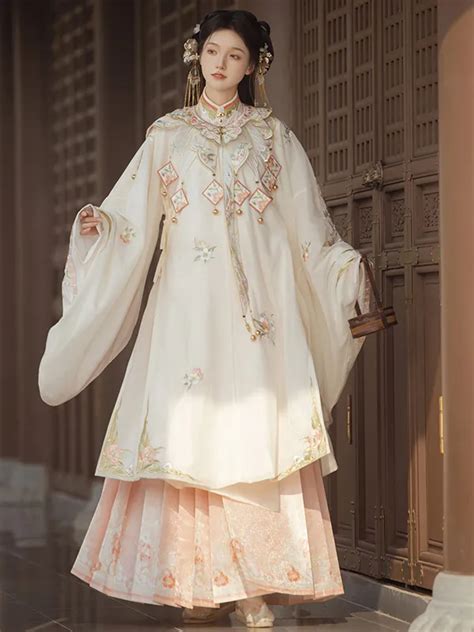 Ming Dynasty Clothes Traditional Chinese Hanfu Robes Dresses
