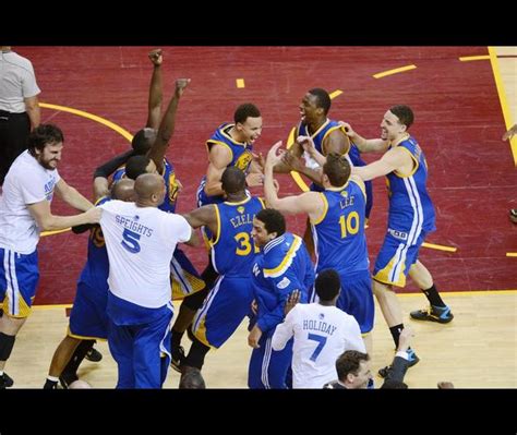 Curry E I Suoi Riscrivono La Storia Warriors Campioni Playit Usa