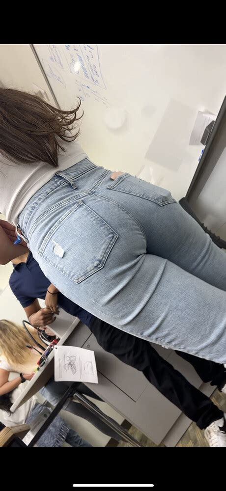 Fit Tight College Girl In Jeans 😋🍑 Tight Jeans Forum