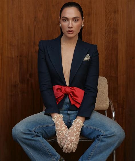 Элегантный стиль Самой красивой королевы экрана Галь Гадот