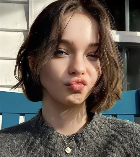 Emma Myers Rfamousfaces