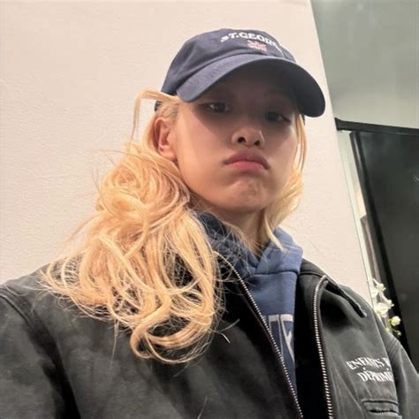 شروحات لورا🐰🌸 Youtube