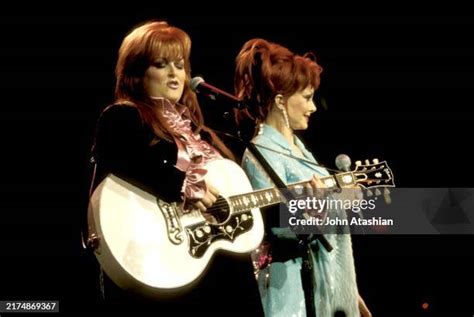 3 815 Naomi Judd Photos And High Res Pictures Getty Images