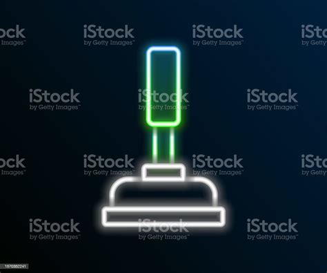 검은 색 배경에 고립 된 파이프 청소 아이콘을위한 나무 손잡이가있는 빛나는 네온 라인 고무 플런저 화장실 플런저 다채로운 개요 개념 벡터 가사 집안일에 대한 스톡 벡터 아트