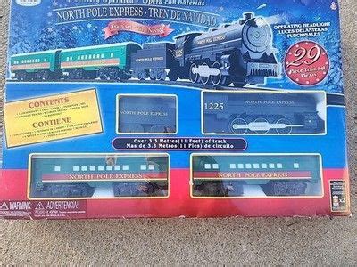 Eztec North Pole Express Train Set 29 Pieces Green Christmas 11 Feet
