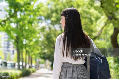 여자 학생 교복 뒷모습 중학생에 대한 스톡 사진 및 기타 이미지 중학생 일본 일본 문화 Istock