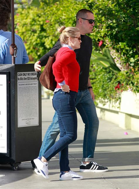 Reese Witherspoon Out And About In Santa Monica 12192015 Hawtcelebs