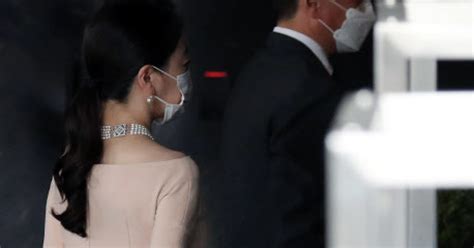 노현정 전 아나운서 하객 패션 살펴봤더니연분홍빛 정장으로 절제된 멋