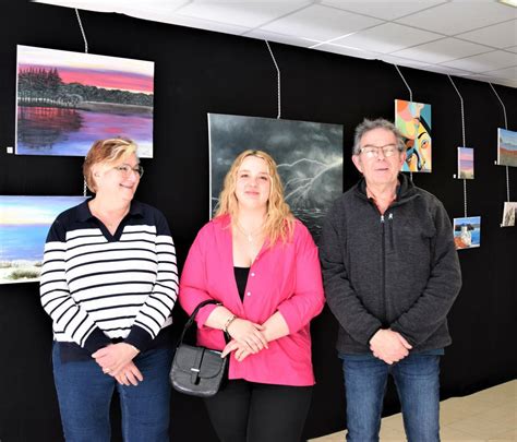 Saint Pierre Deyraud Déjà 30 Tableaux Pour Une Jeune Artiste Du