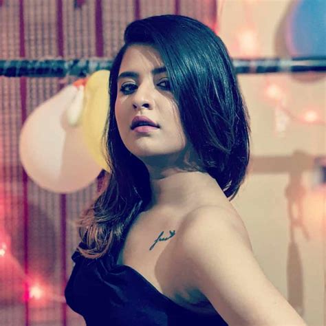 Rupsha Chatterjee Actress Rupsha Chatterjee Criticized For Posting Daily Vlog Wearing Torn