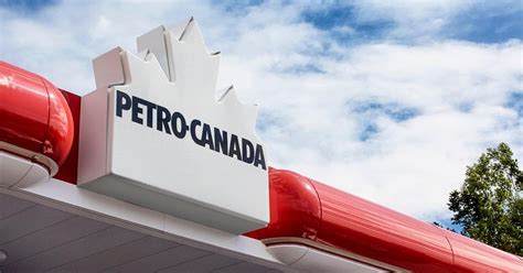 Superpass De Petro Canada Aide Les Entreprises à Aller De Lavant