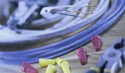 How To Wire A Light Socket To An Extension Cord 3 Steps