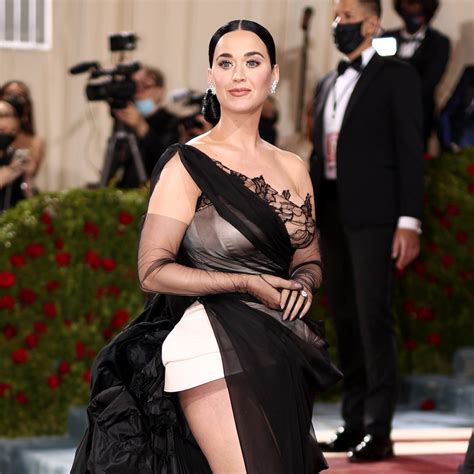 Even Katy Perrys Mom Fell For Viral Ai Photos Of Her At 2024 Met Gala