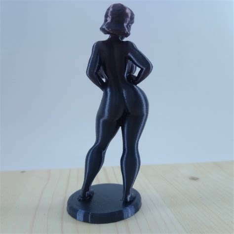 Arquivos De Impressora 3d Arquivo 3mf Naked Busty Woman Miniature