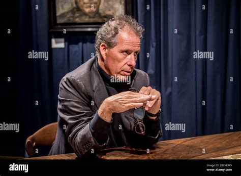 Viscount David Linley Earl Of Snowdon Hält Ein Meeting An Seinem