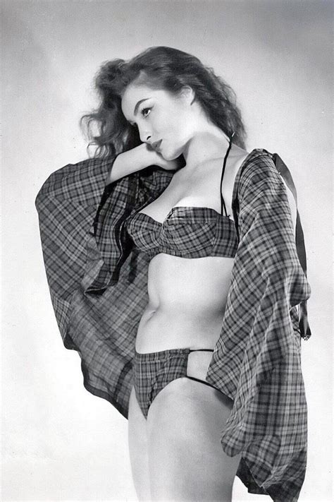 Julie Newmar R Vgb