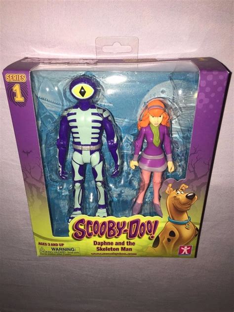 Scooby Doo Series 1 Daphne And The Skeleton Two Pack New 1807932253