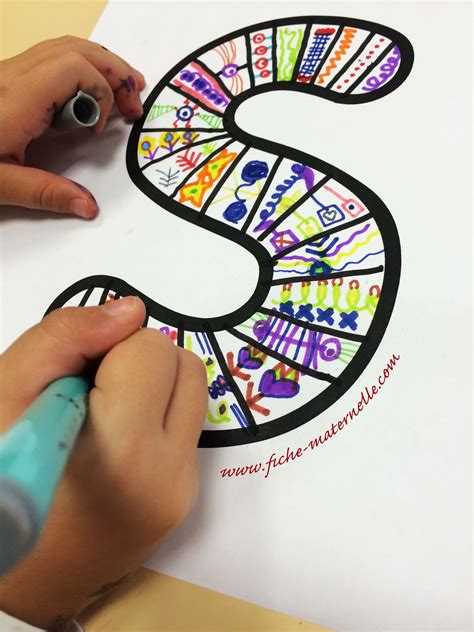 Lettres Creuses à Décorer Initiale Maternelle Maternelle Alphabet