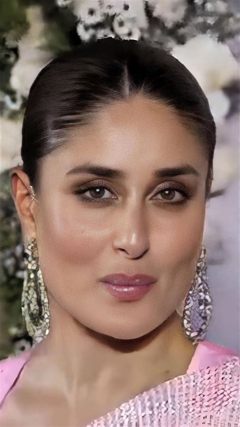 Kareena Kapoor R Kareenakapoorfc