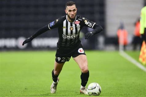 Lille Officialise La Signature De Nabil Bentaleb Africafoot