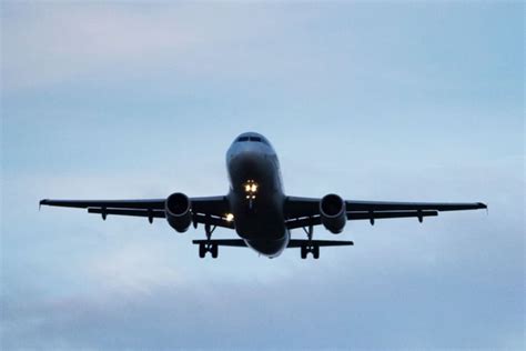 Avião Da Azul Faz Pouso De Emergência Em Brasília Após Problema Técnico 180graus O Maior