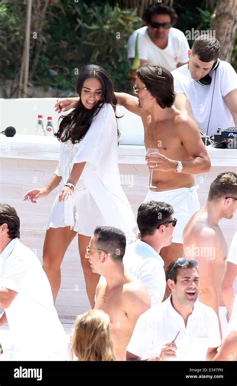 Tamara Ecclestone Shows Off Her Big Diamond Ring And A Blinging Wedding