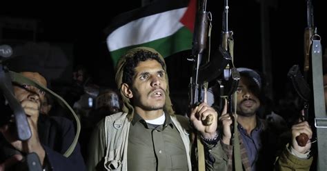 США нанесли удары по складам оружия хуситов в Йемене