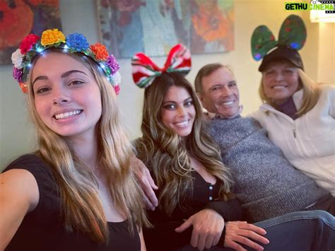 Lindsay Hartley Wiki Biography Age Gallery Spouse And More