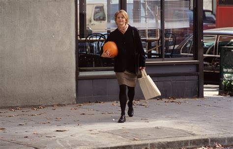 Meg Ryan Fall Is Tiktoks Favorite Autumnal Aestheticheres How To Recreate The Look Glamour