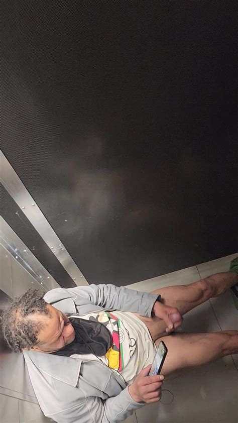 Light Skin Bbc Jerking Off At Port Authority Light Skin Bbc Jerking Off At Port Authority