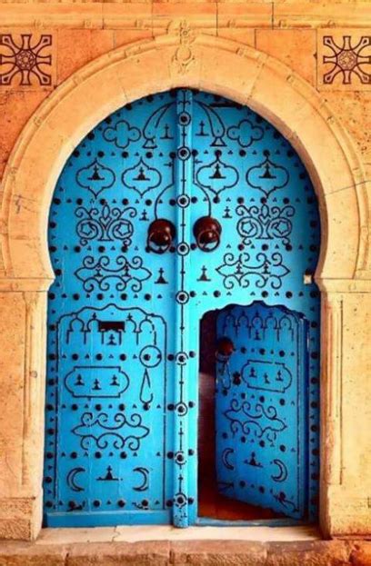 خلف بابك التاريخ يا تونس أبواب فريدة وجميلة