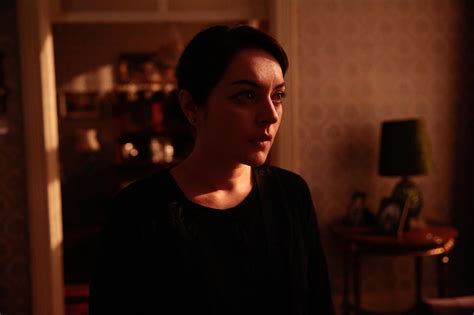 Çıplak Ezgi Mola Bikinili Külotsuz Sıcak Resimler