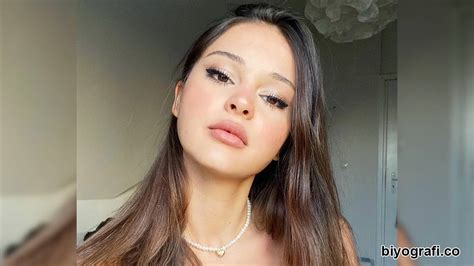 Lale Zuzanna Onuk Kimdir Ne Iş Yapar ⭐ Hakkında Bilgi Edinin ⭐