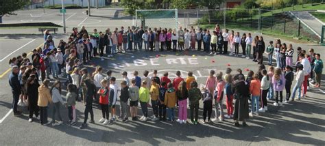 Cranves Sales Une Minute De Silence Pour Samuel Paty à Lécole Frison Roche