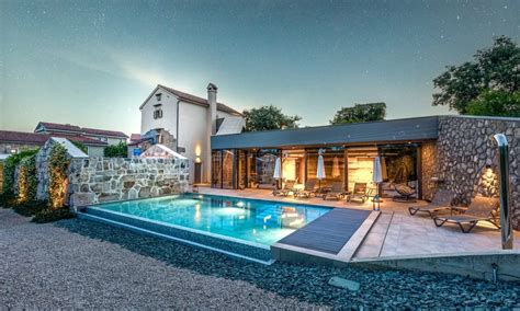 Top 10 Luxury Villas With The Most Beautiful Swimming Pools Luva Villas