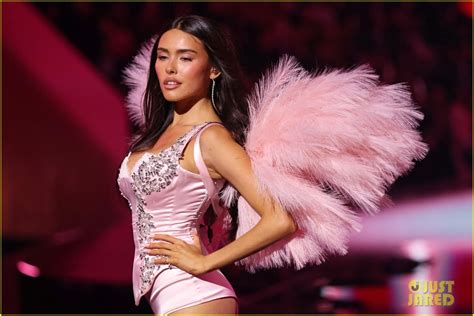 Madison Beer Wears Pink Wings As She Performs At Victorias Secret