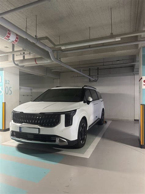 카니발 주차 자동차 에펨코리아