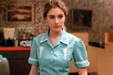 Twin Peaks Star Madchen Amick Teases Revival Return