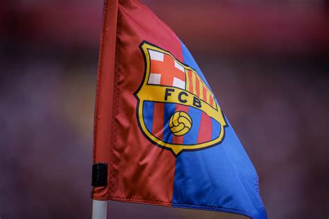 نایکی دەبێتە فریادڕەسی بارسێلۆنا؟ یانە کەتەلۆنییەکە تەنیا یەک درێسی هەیە بۆ یاریکردن Yariga