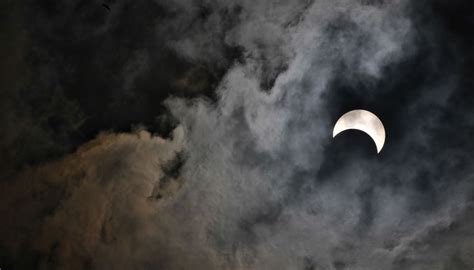Mystery Solved This Is Why Clouds Disappear During A Solar Eclipse