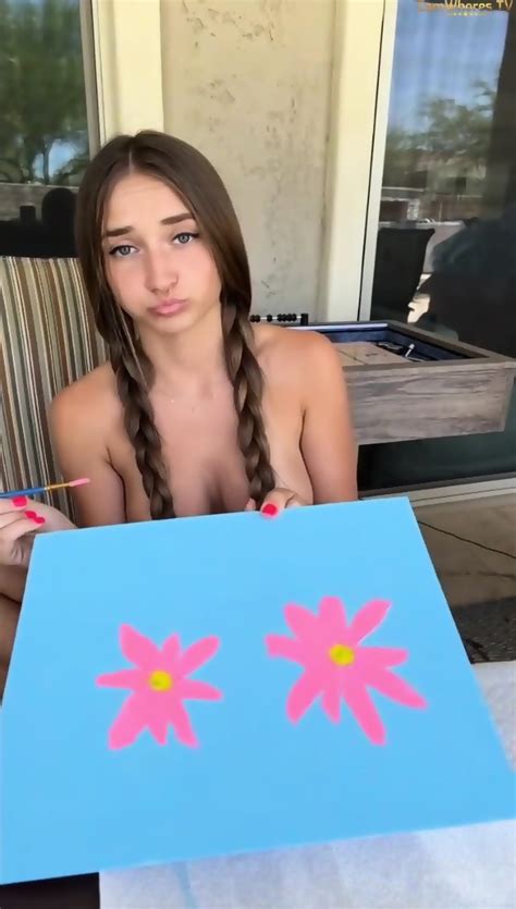 Sky M Pintando Desnuda Eporner