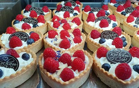 Mini Deserek Panna Cotta Z Konfiturą I Owocami Piekarnia Kaczmarek