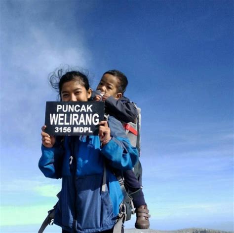 Kumpulan Foto Cewek Cantik Indonesia Para Pendaki Gunung Liat Aja