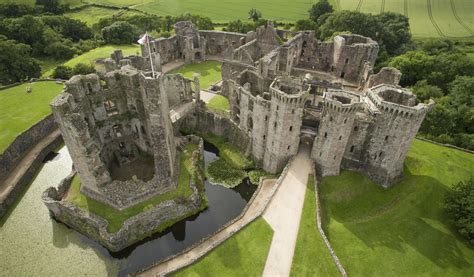 Raglan Castle Cadw Castle In Raglan Raglan Visit Monmouthshire