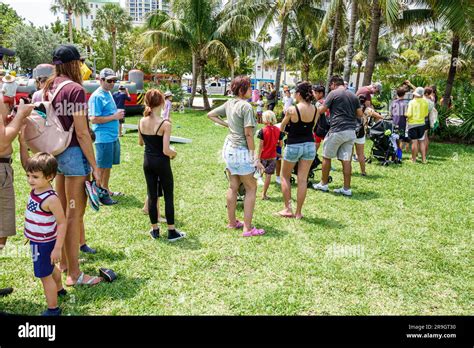 Miami Beach Floridaaltos Del Mar Parkturtle Fest Festival Event