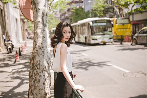 侧脸怎么拍？三分钟教会你，再也不怕被女朋友吐槽了！