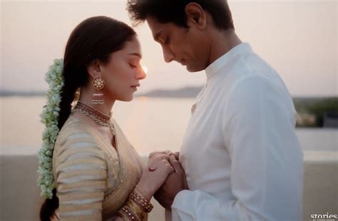 عروسی ساده این دو بازیگر مشهور هندی، کاربران کل دنیا را متعجب کرد چی بپوشم