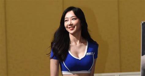 Md포토 로드걸 신해리 미소와 함께 왔어요