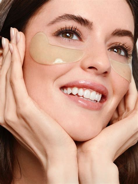 Mona M Model Management